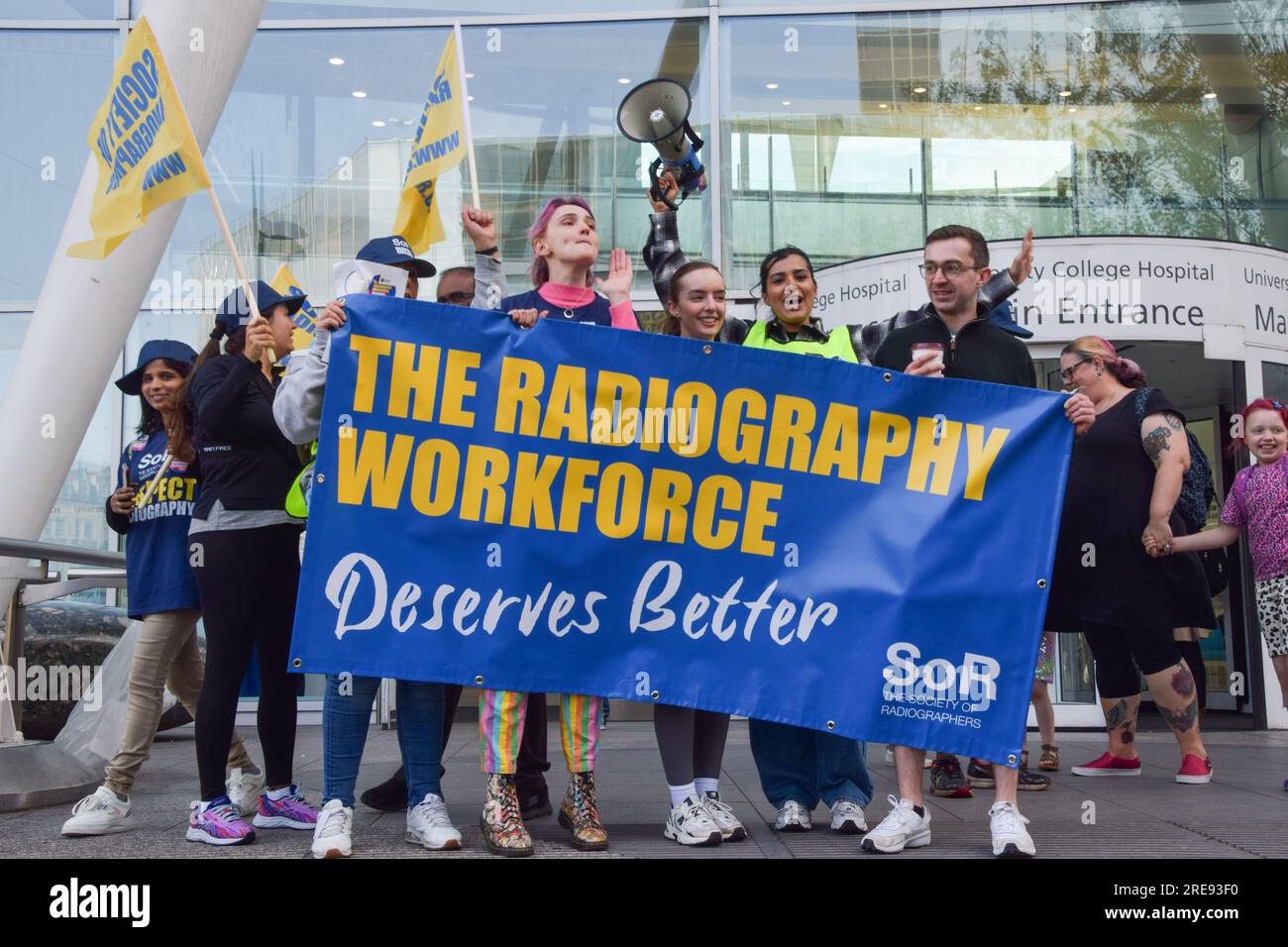 University college hospital radiographers hi-res stock photography and ...