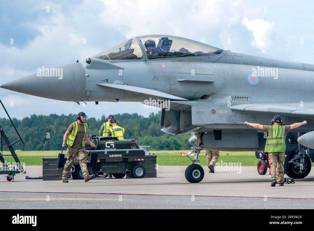 Apron defence hi-res stock photography and images - Alamy