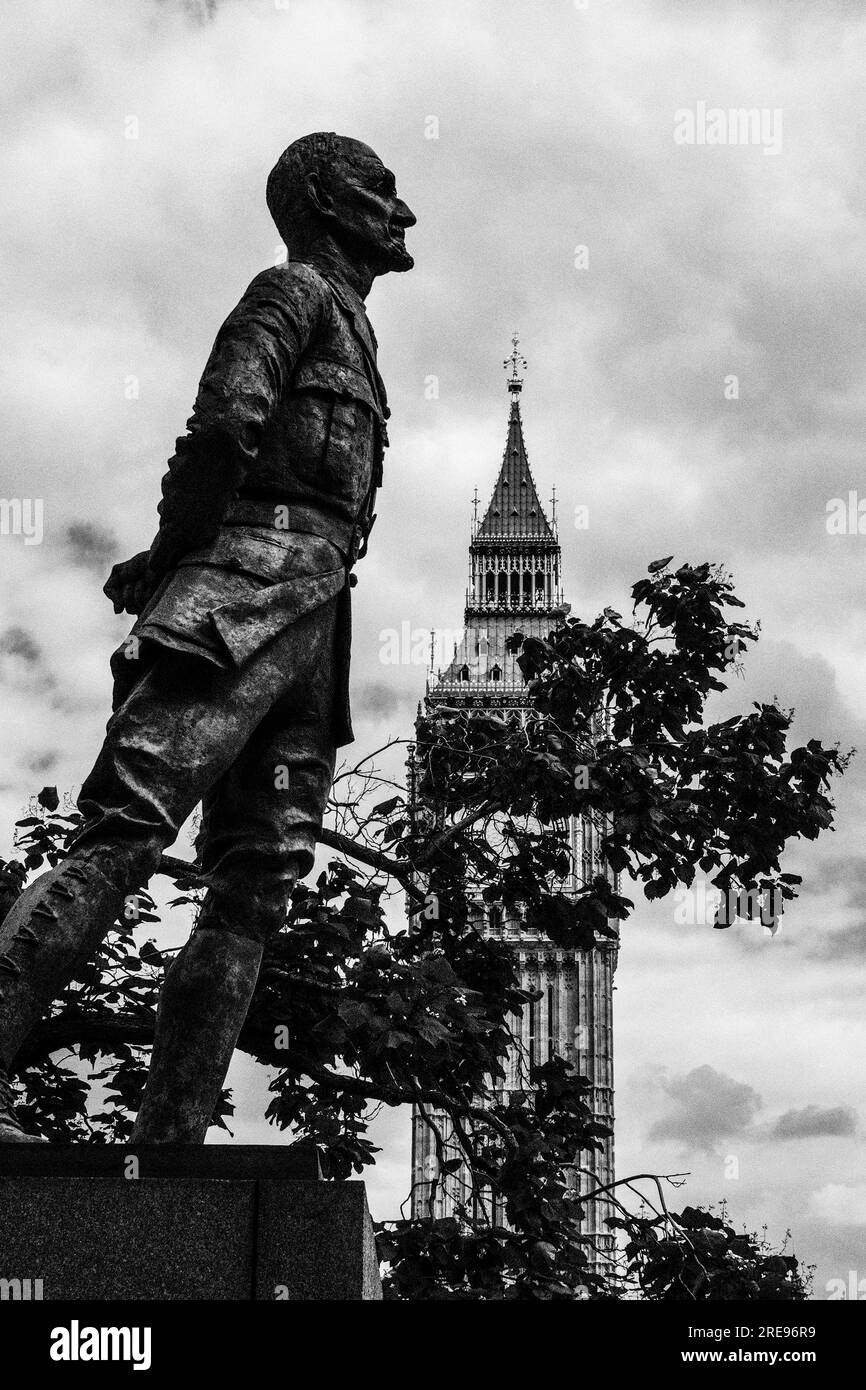 Statue parliament square london Black and White Stock Photos & Images ...