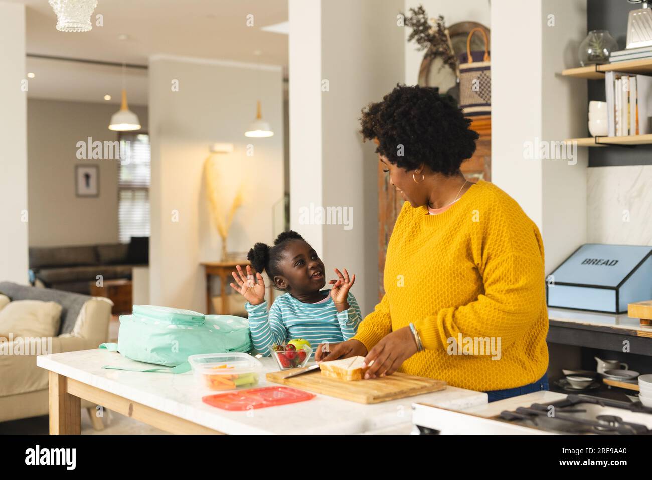 School kitchen hi-res stock photography and images - Alamy