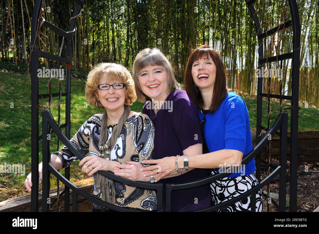 Three older sisters together family hi-res stock photography and images ...