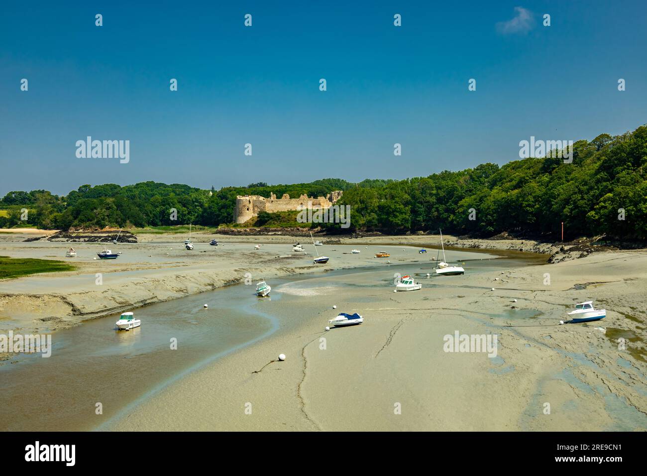 On the road in beautiful Brittany with all its highlights - France ...