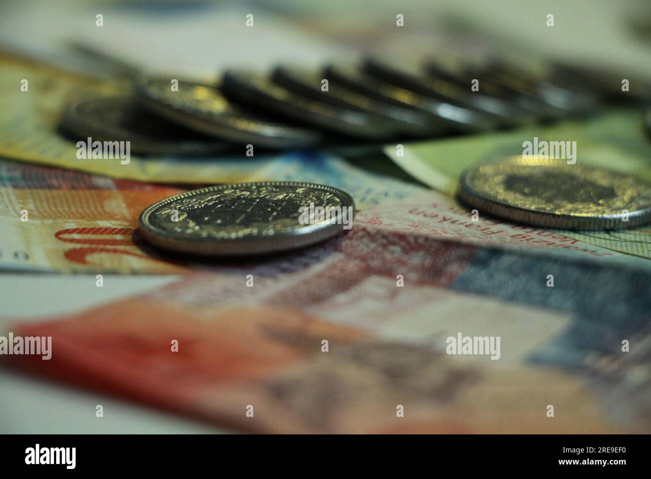 Monaie Money inflation euro dollar franc Stock Photo - Alamy