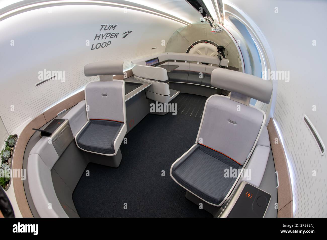 Tum hyperloop hi-res stock photography and images - Alamy