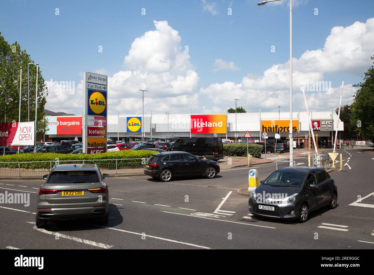Grove Farm Retail Park, Chadwell Heath, Romford, RM6 4AU Stock Photo ...