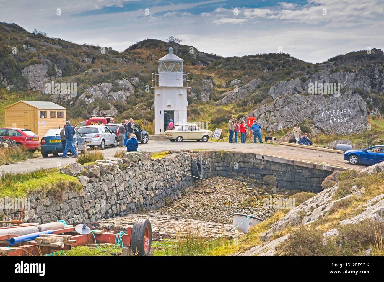 Waiting for famous tiny kyle rhea ferry to skye hi-res stock ...