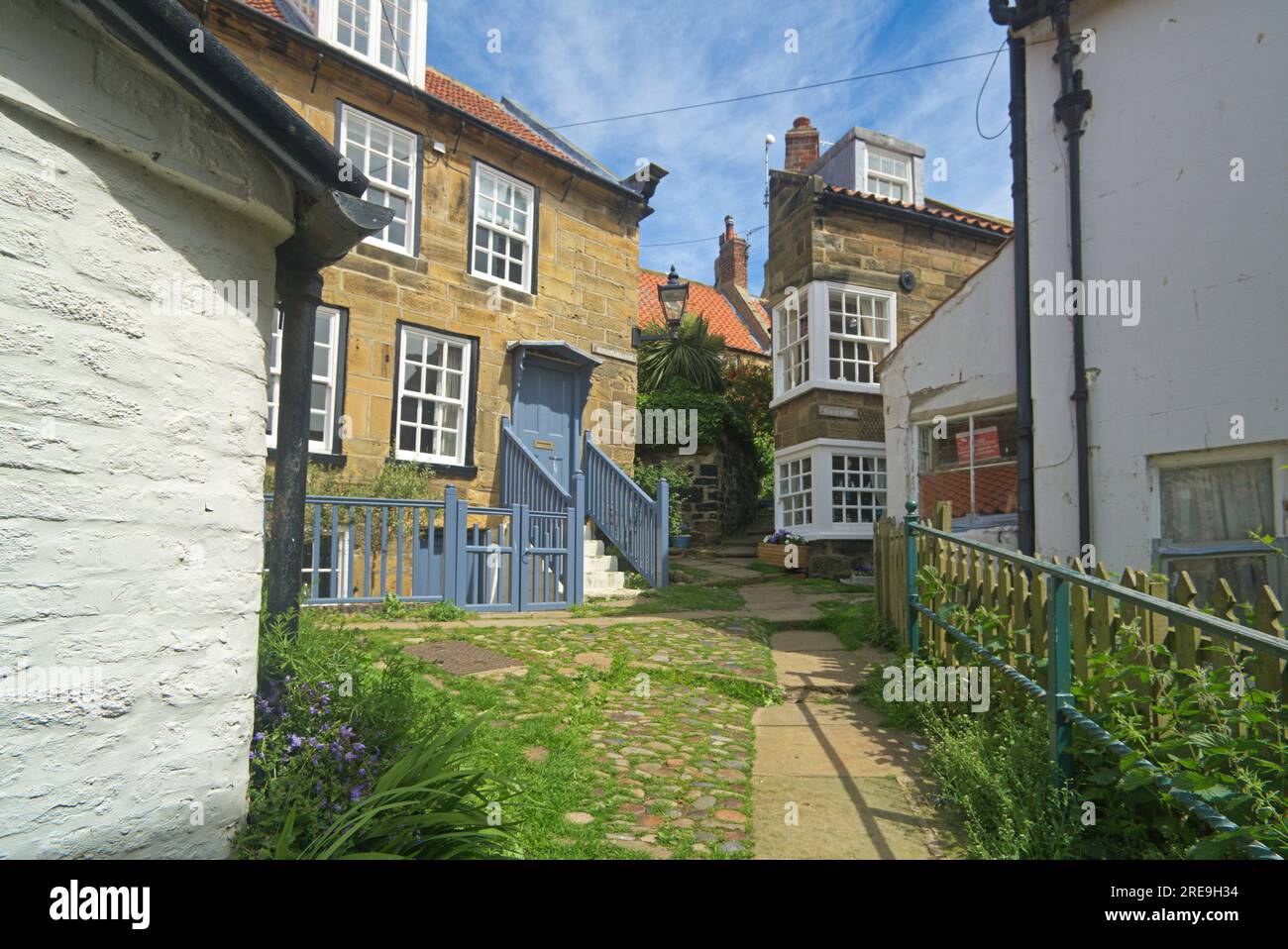 Robin Hood's Bay, Back street detail, Sunny Place, Looking up entry to ...