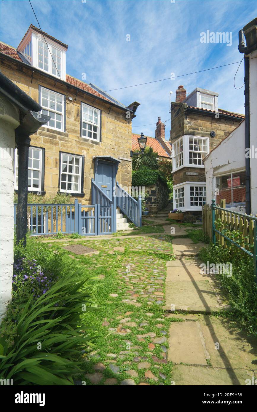 Robin Hood's Bay, Back street detail, Sunny Place, Looking up entry to ...