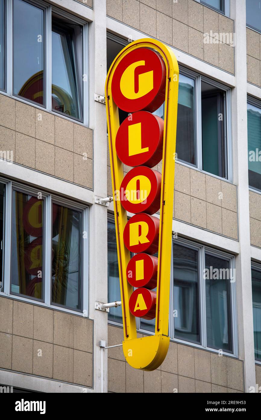 altes neon sign of the Gloria theater on Aposteln street, Cologne ...