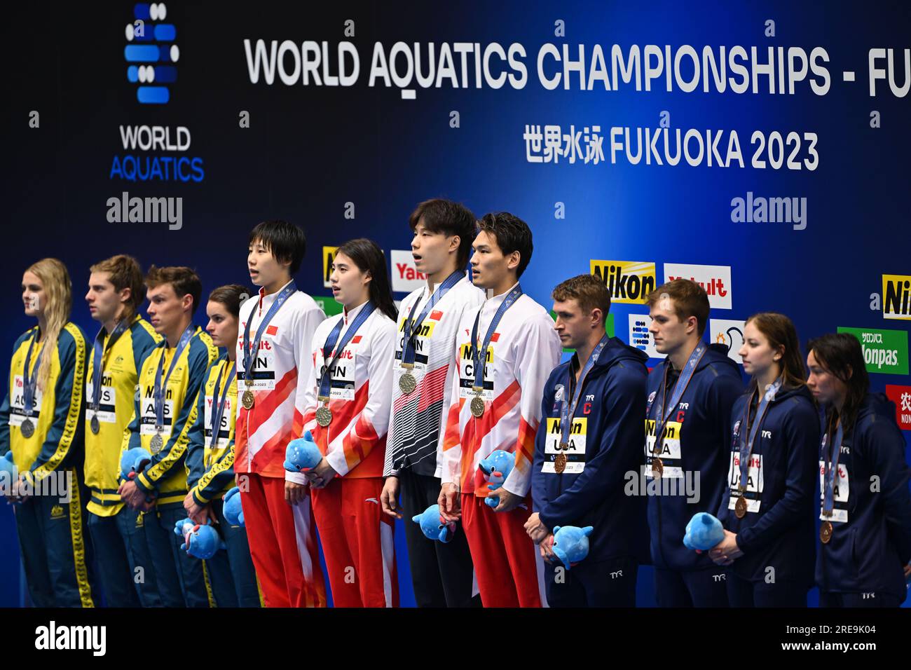 Fukuoka, Japan. 26th July, 2023. Gold medalists Xu Jiayu, Qin Haiyang ...