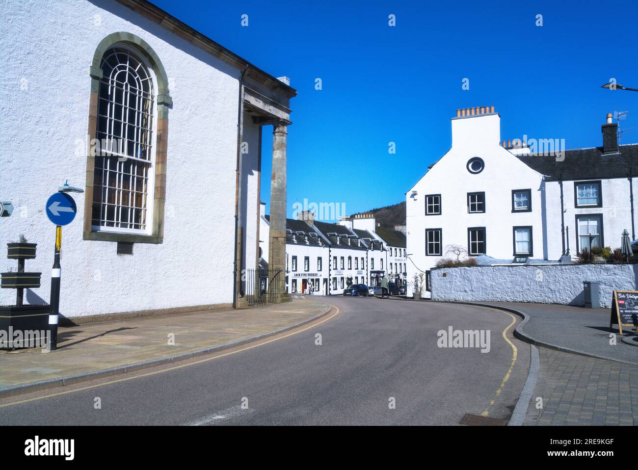 Main Street, A83, running through Inveraray. . Famous white painted ...