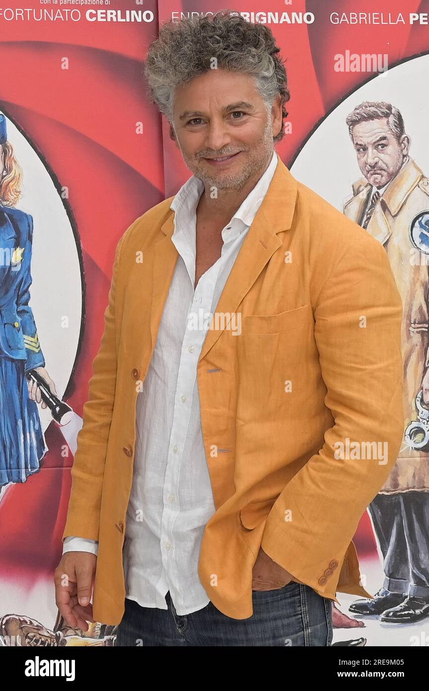 Leandro Amato attends the photocall of movie Una commedia pericolosa at ...