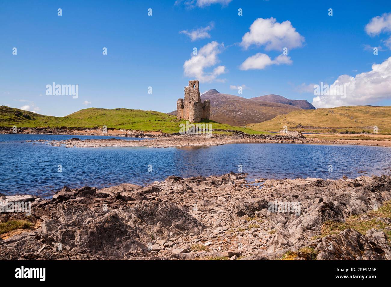 Ardvreck Castle, Loch Assynt, Highland Region, Scotland, UK Stock Photo ...