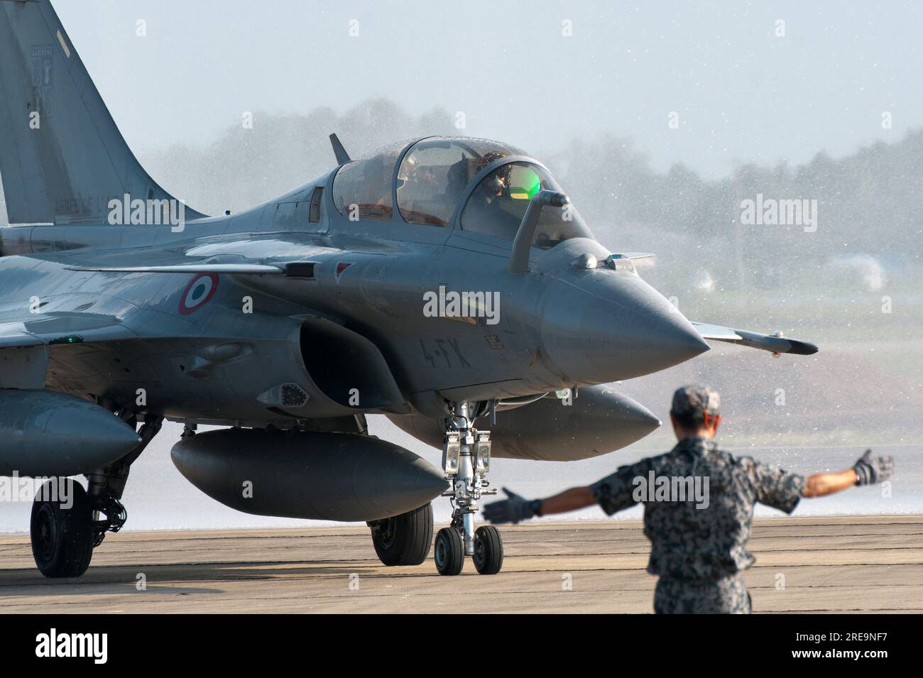 Aerial refueling hi-res stock photography and images - Alamy