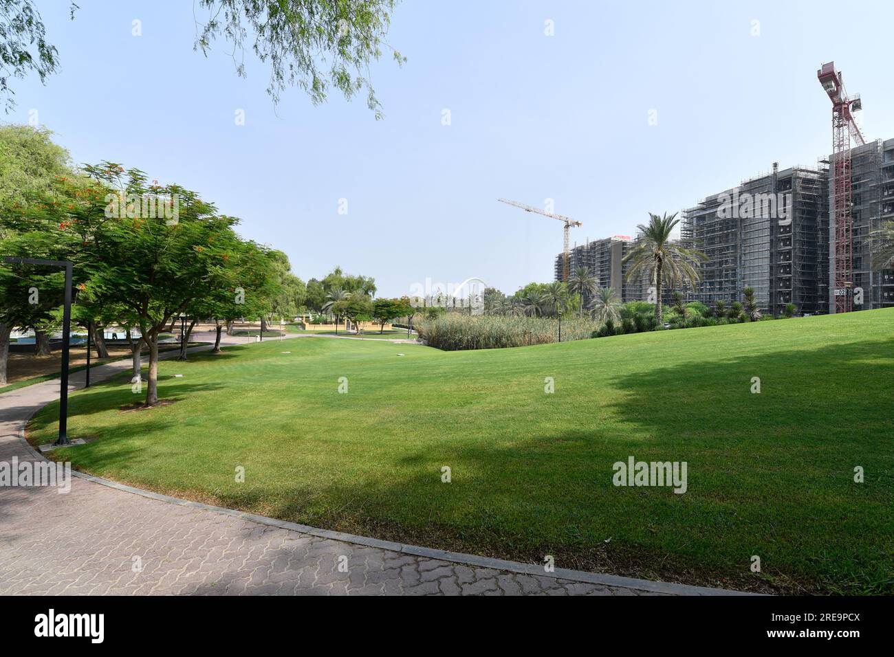 Dubai canal safa park hi-res stock photography and images - Alamy