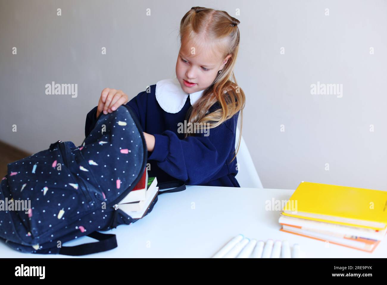 Schoolchild pack schoolbag hi-res stock photography and images - Alamy