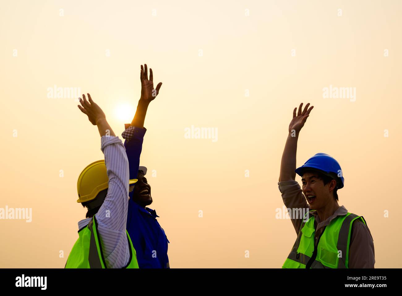 Engineers checking solar panels on solar power plant Stock Photo - Alamy