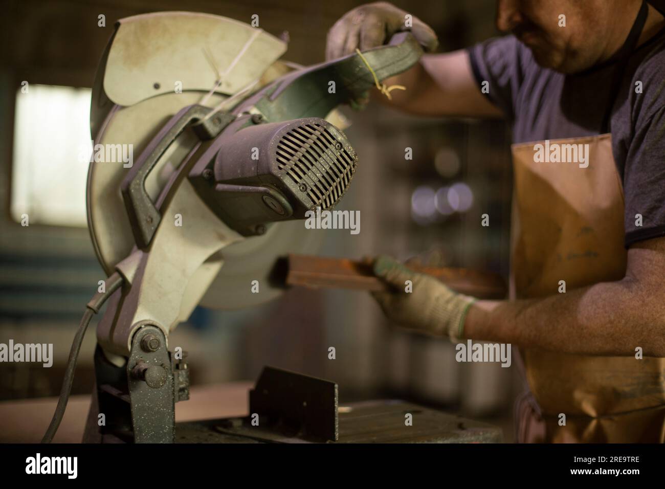 Sharpen the saw hi-res stock photography and images - Alamy