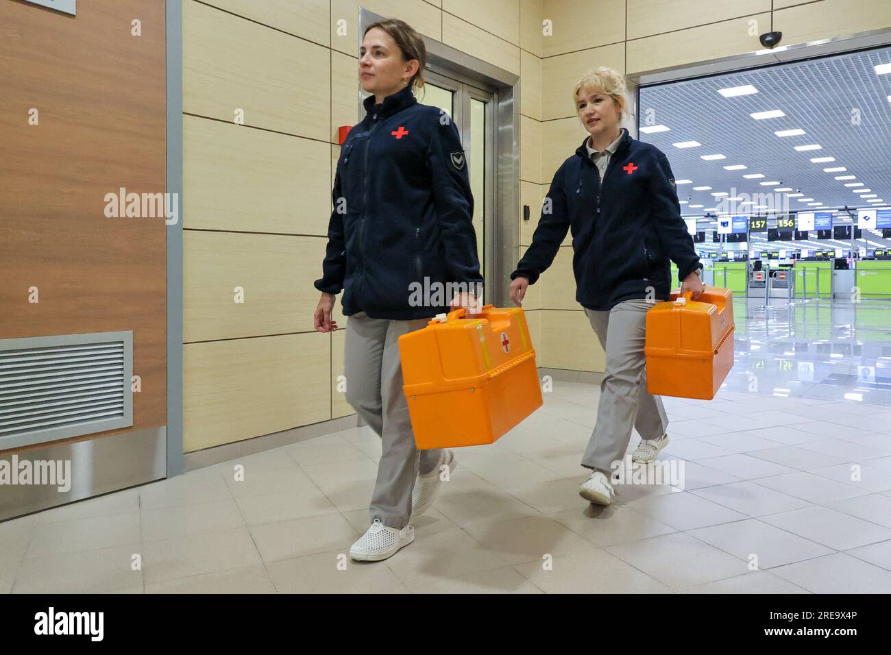 Employees terminal hi-res stock photography and images - Alamy