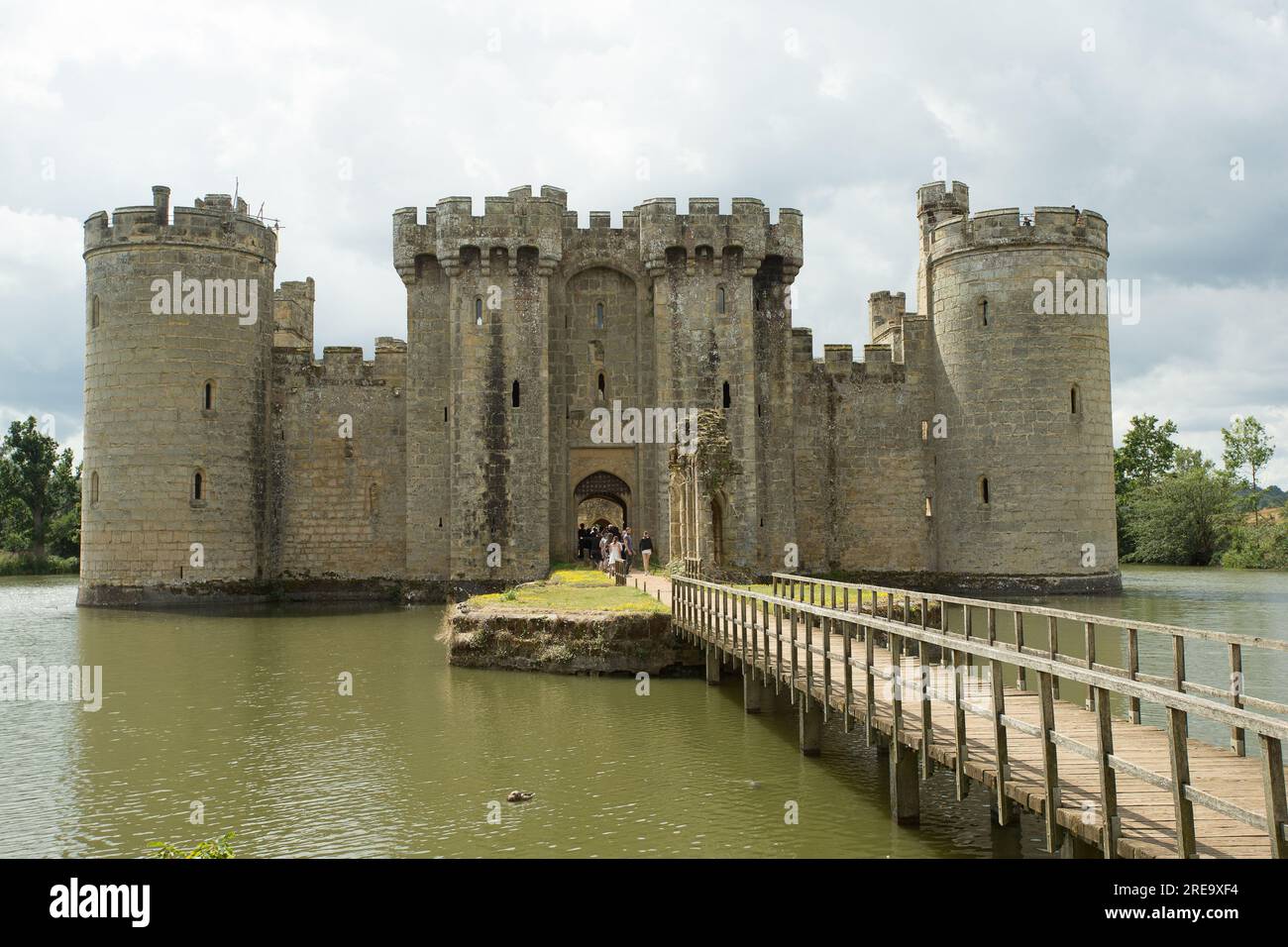Bridge bodiam castle hi-res stock photography and images - Alamy