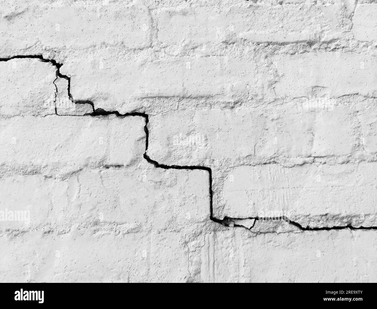 Old wall big gap Black and White Stock Photos & Images - Alamy