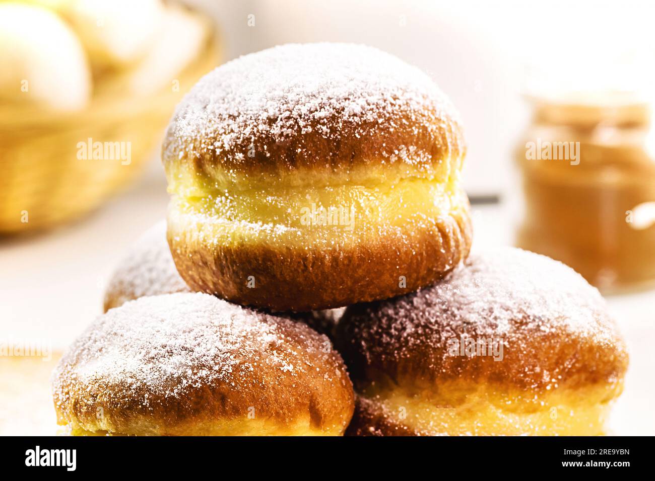 Egg vreme hi-res stock photography and images - Alamy