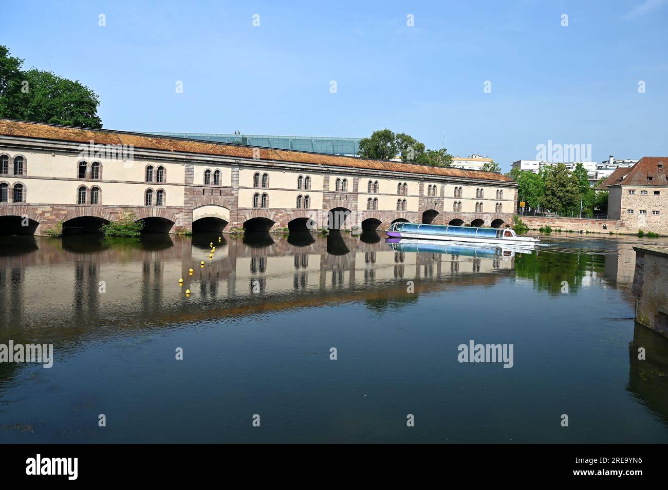 The architecture of various buildings and cathedrals along the river ...