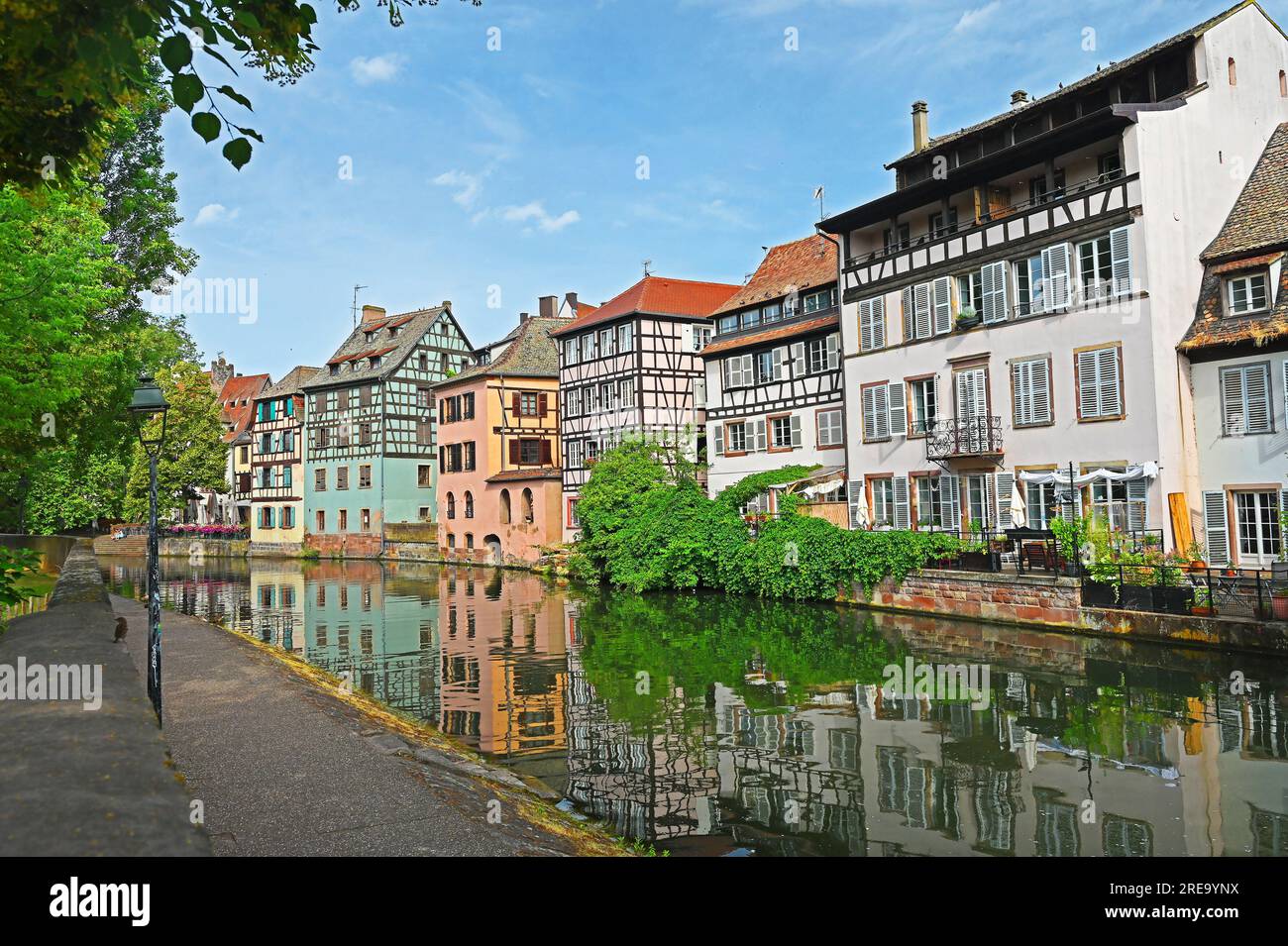 The architecture of various buildings and cathedrals along the river ...