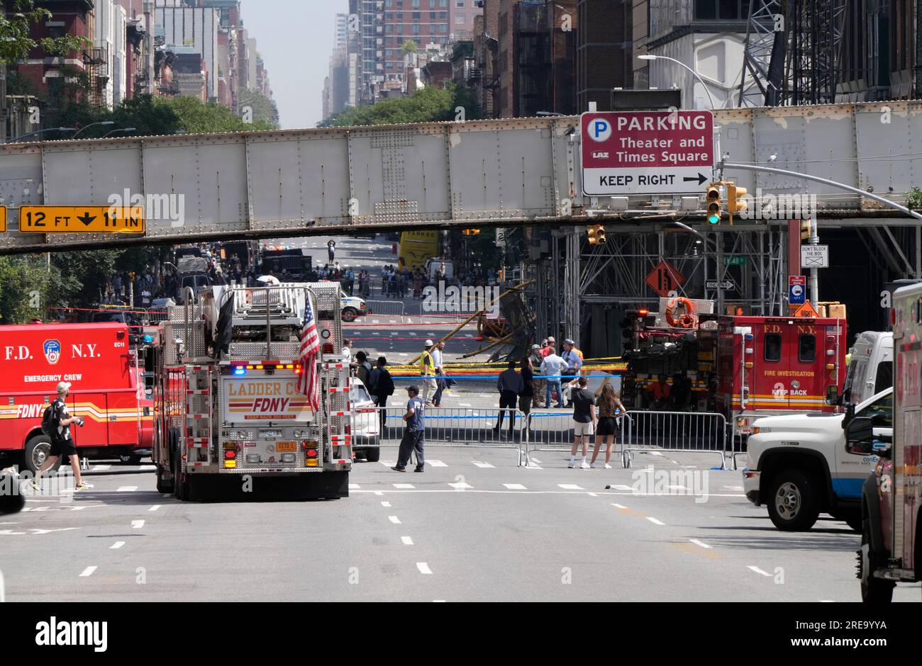 Crane collapse debris on street hi-res stock photography and images - Alamy