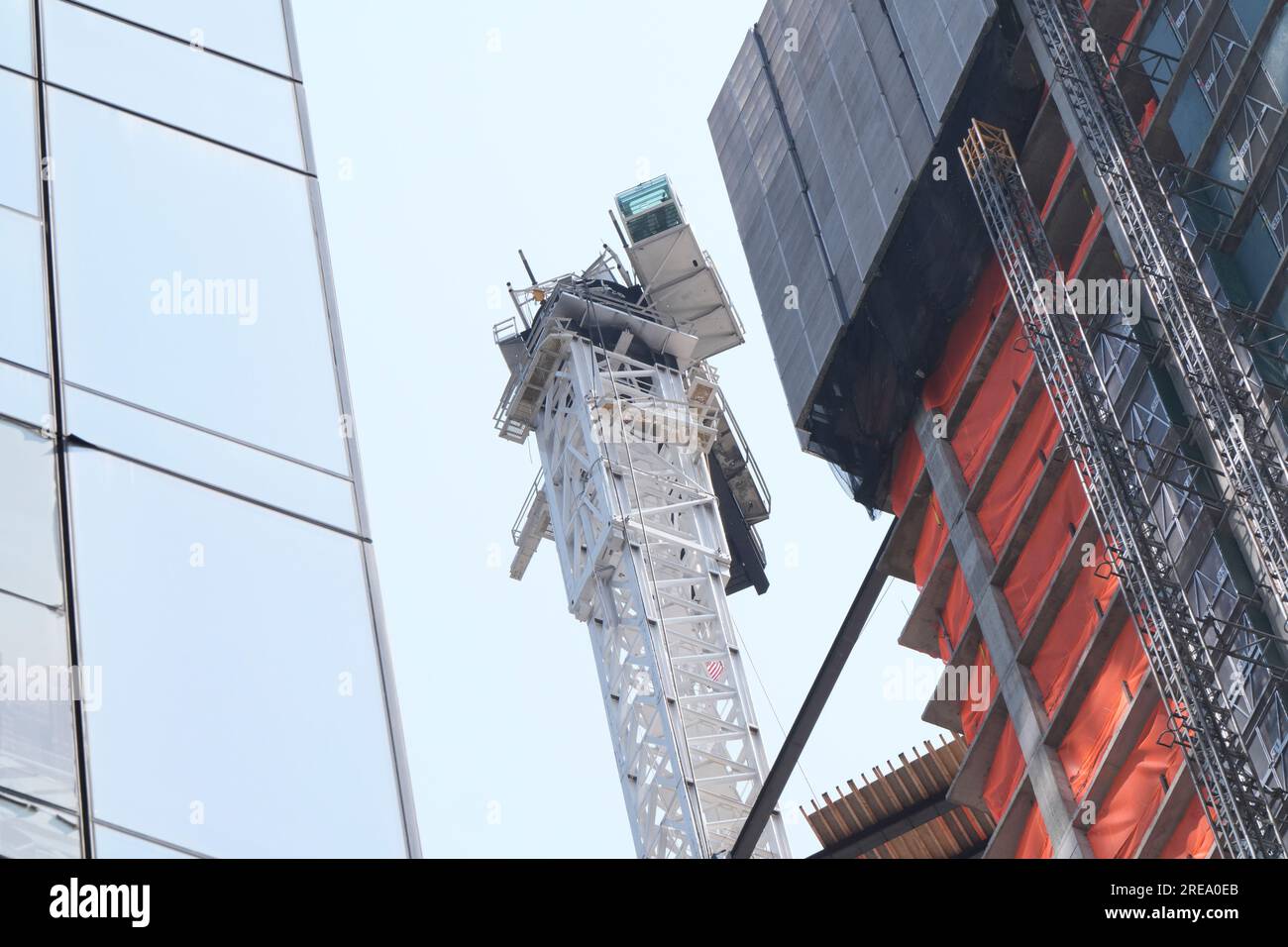 Crane collapse debris on street hi-res stock photography and images - Alamy