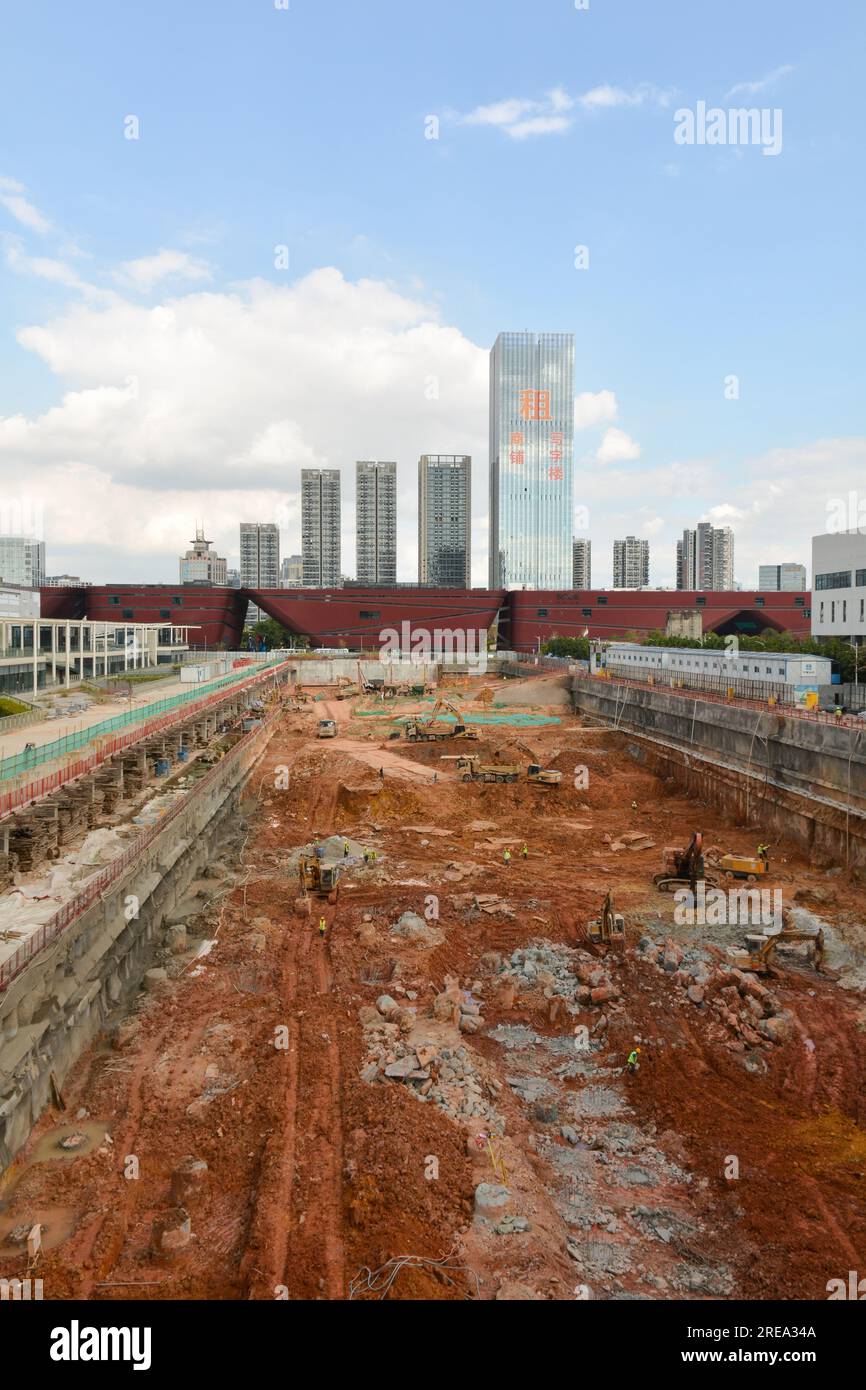 Skyscraper foundation excavator hi-res stock photography and images - Alamy