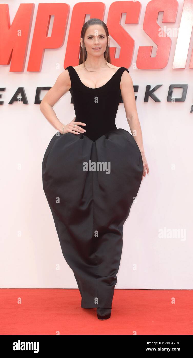 Hayley atwell cleavage hi-res stock photography and images - Alamy