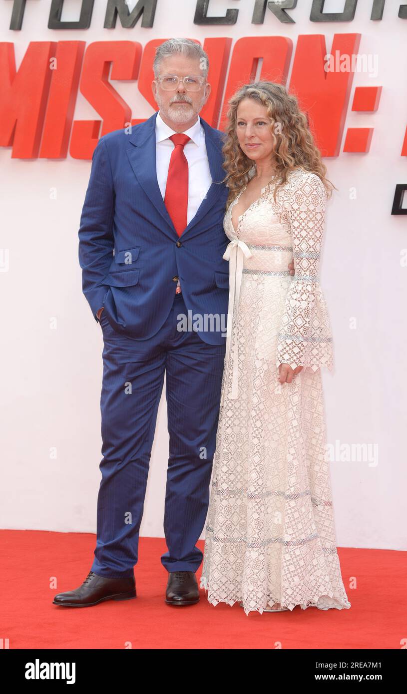 Christopher mcquarrie wife heather mcquarrie hi-res stock photography ...