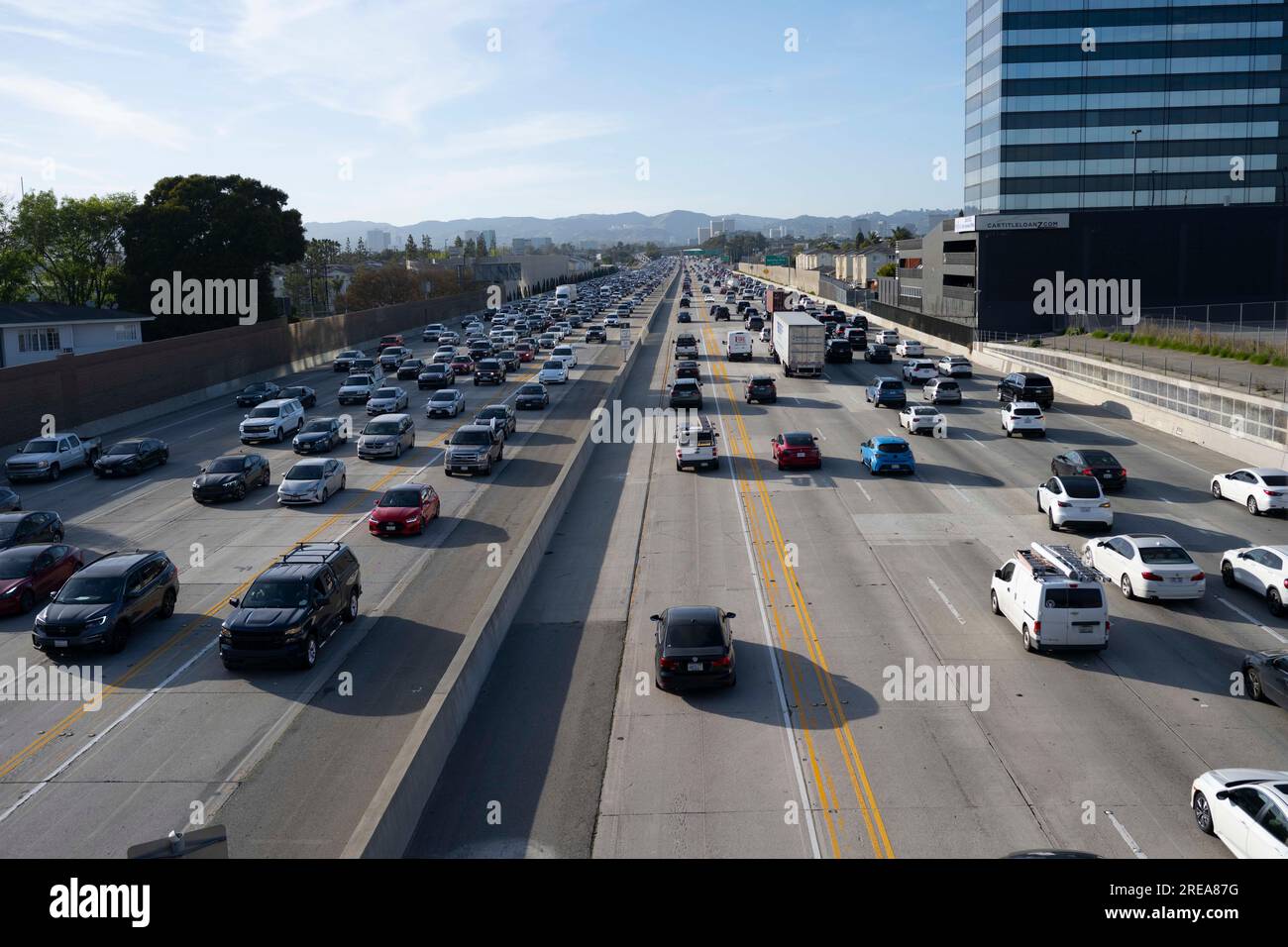 Los Angeles, California, USA. 20th Apr, 2023. Motorists in personal ...