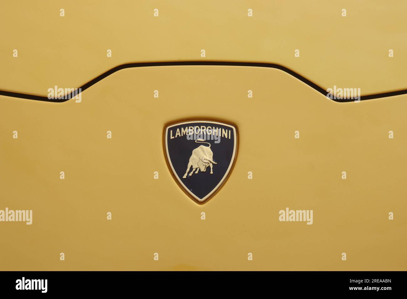 Lamborghini Bull Logo Wallpaper