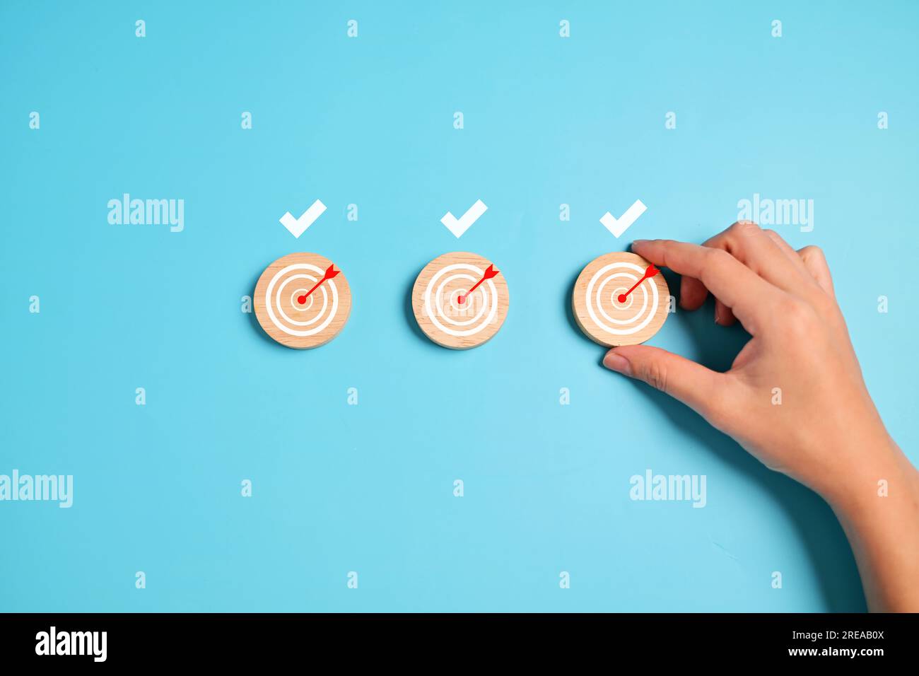 success target background. step of success target to the arrow board ...