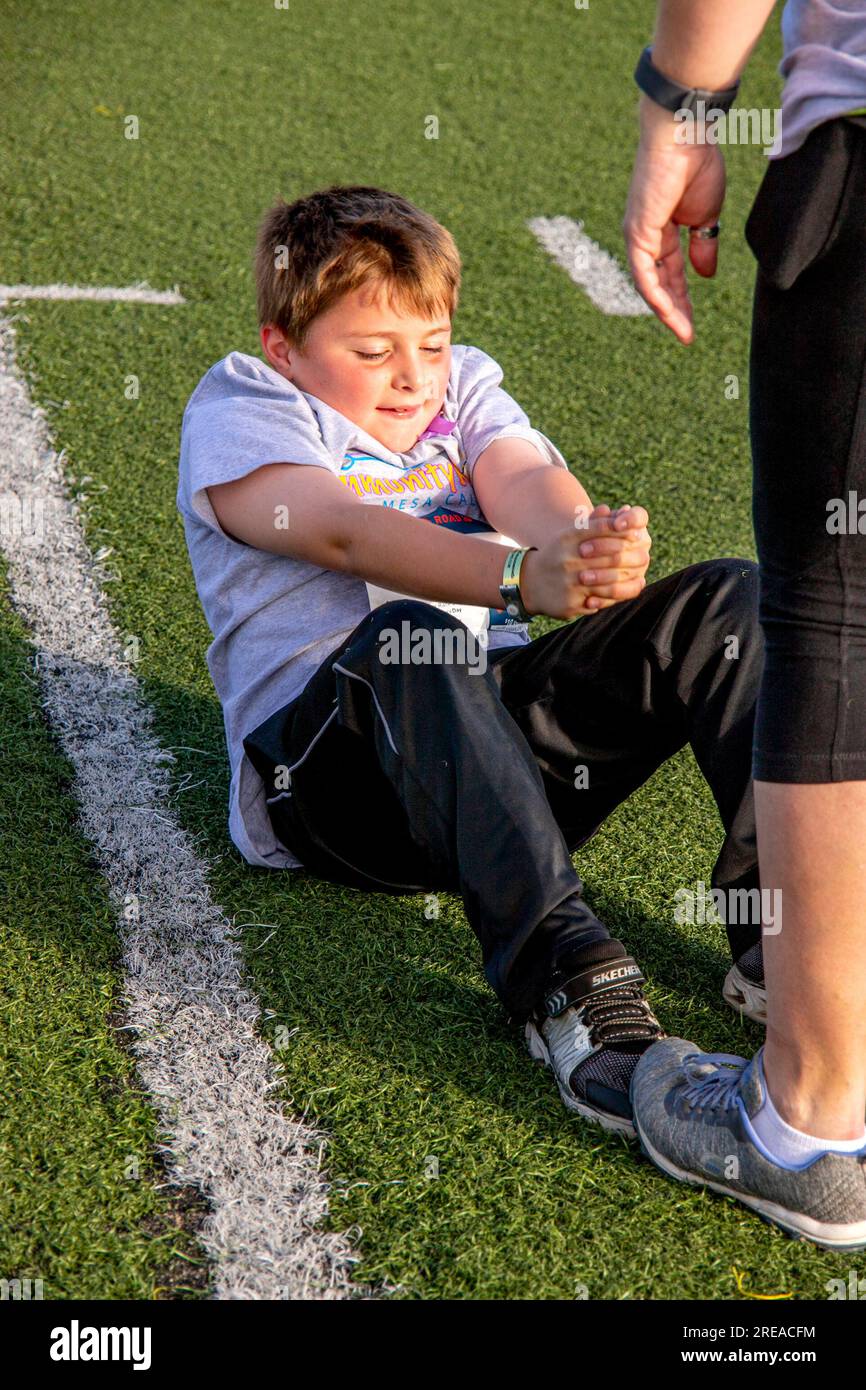 Costa Mesa, California, USA. 23rd Sep, 2018. As his mom obligingly ...