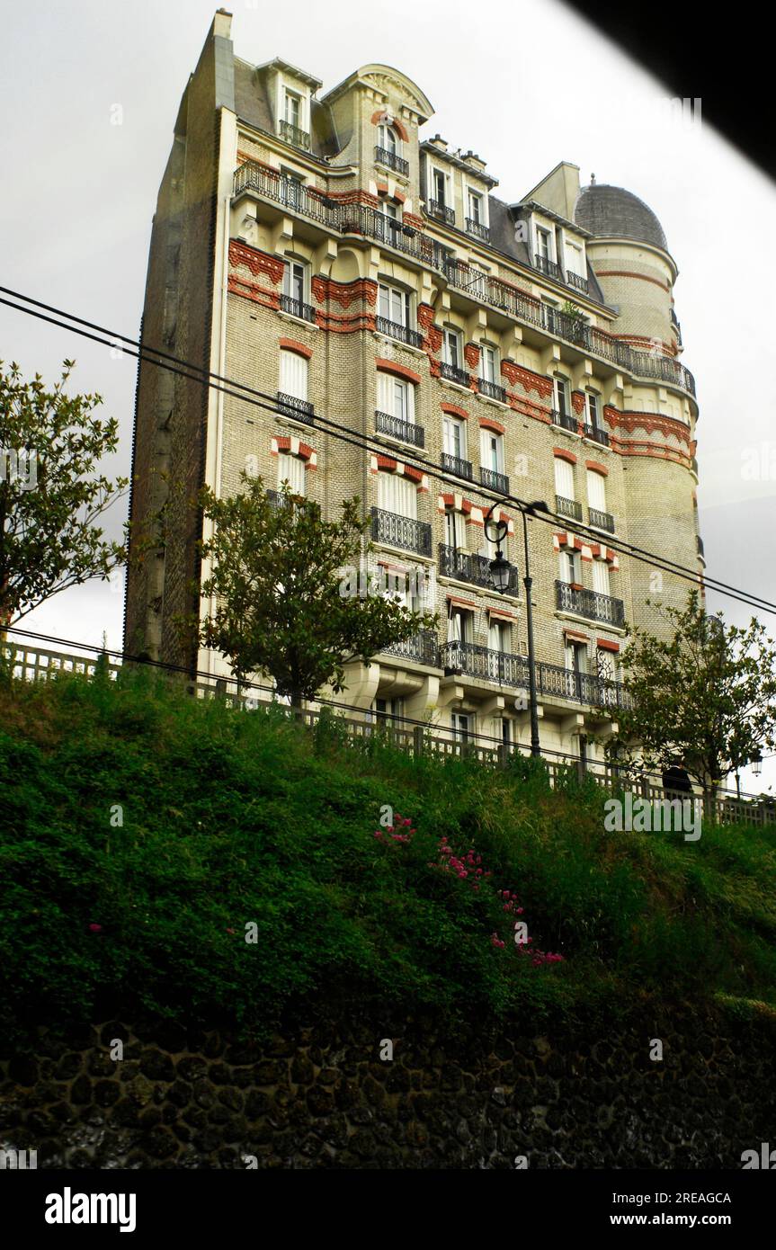 Monge hi-res stock photography and images - Alamy