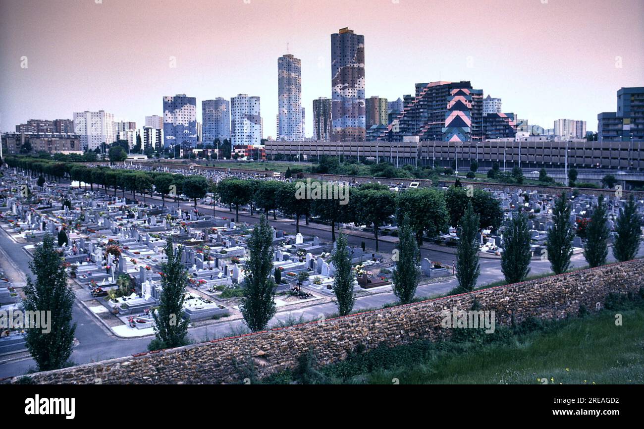 AJAXNETPHOTO. 2ND NOVEMBER, 1983. PARIS, NANTERRE, FRANCE - SOCIAL ...