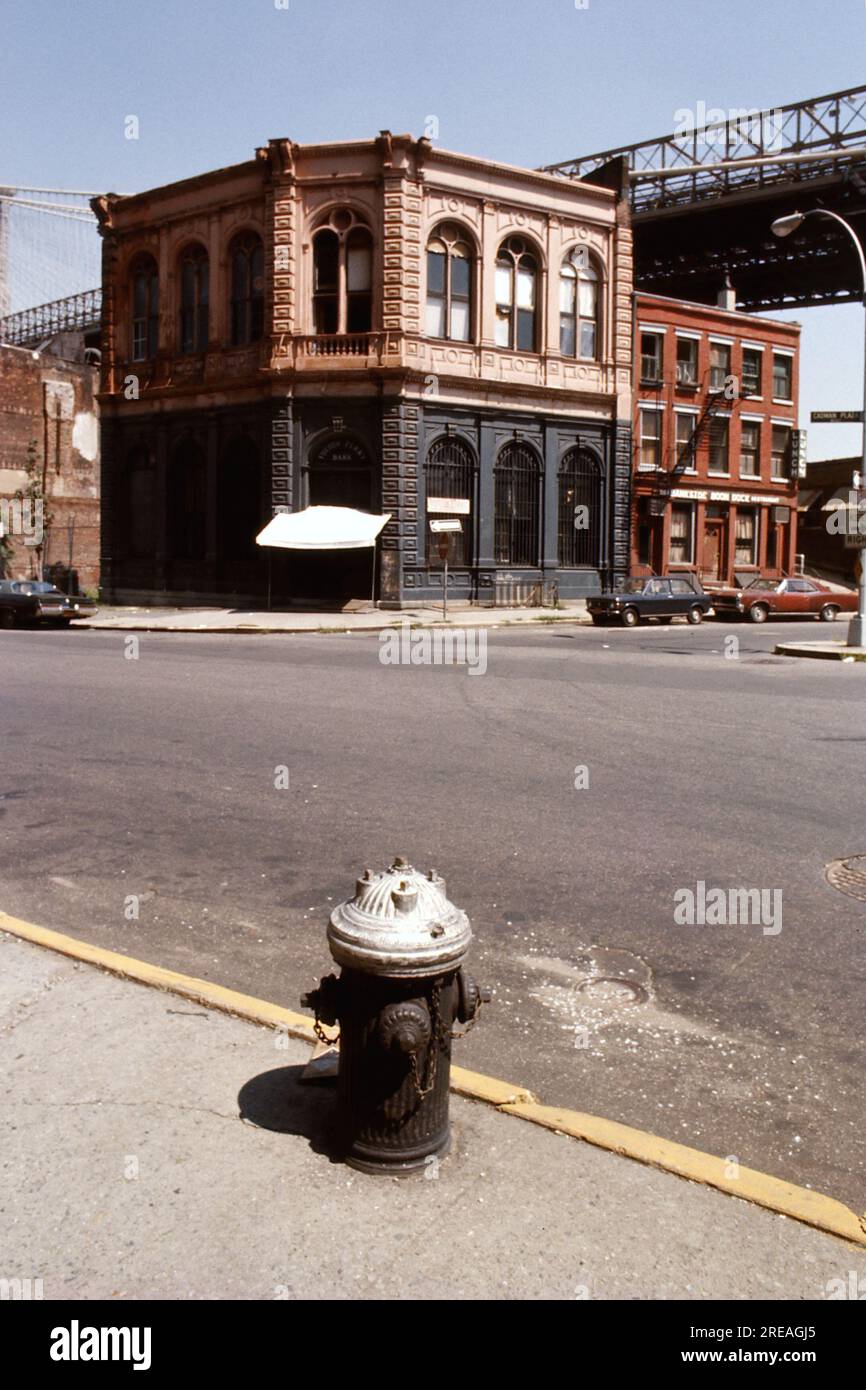 City street corner usa hi-res stock photography and images - Alamy