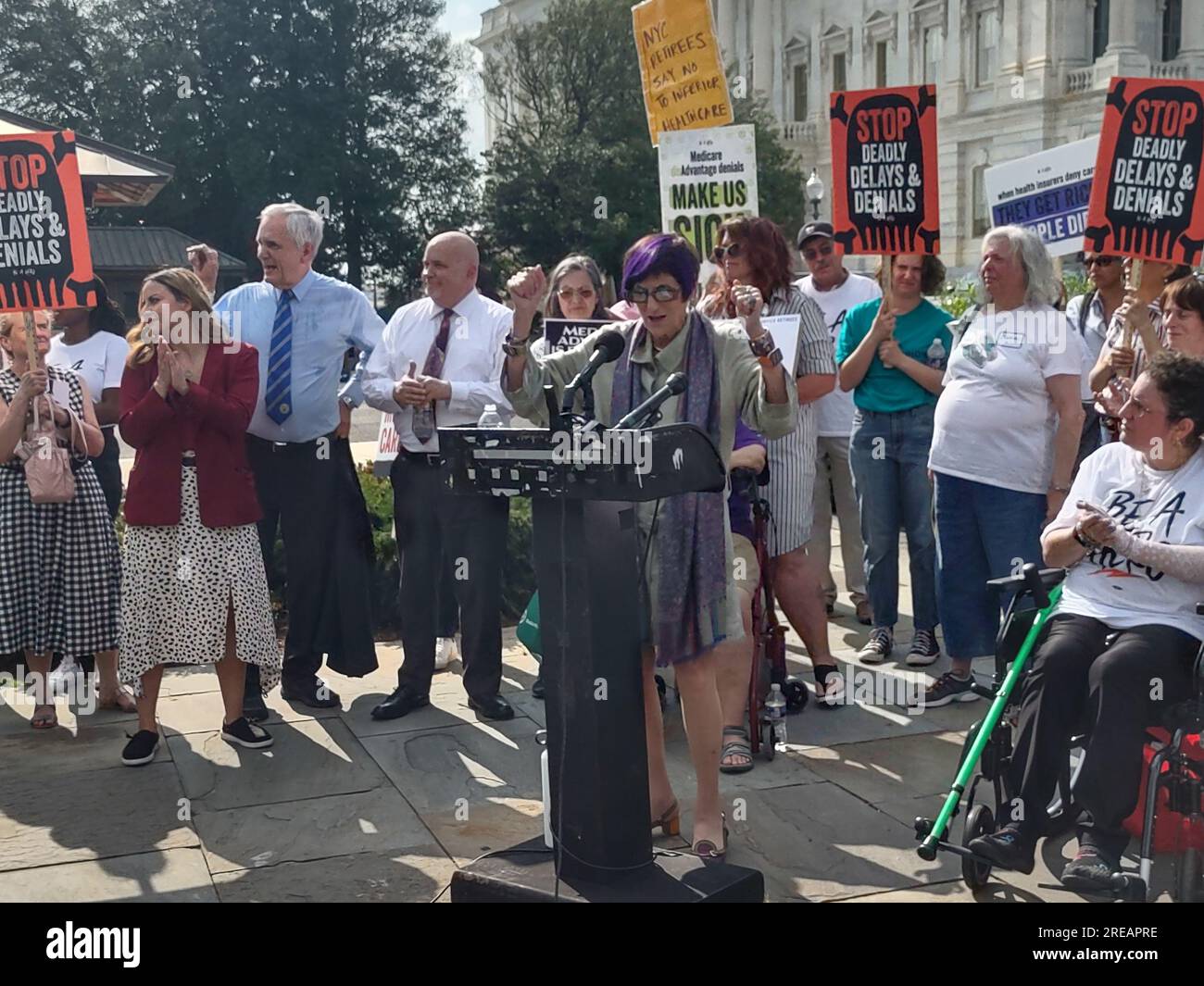 Rep rosa delauro hi-res stock photography and images - Alamy