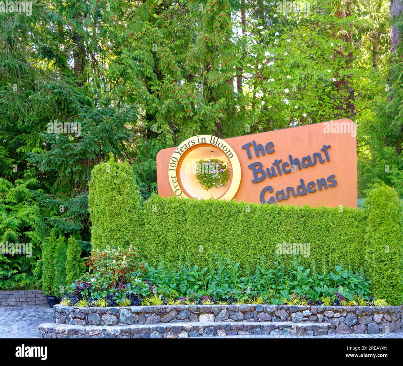 Butchart Gardens Sign Stock Photo - Alamy