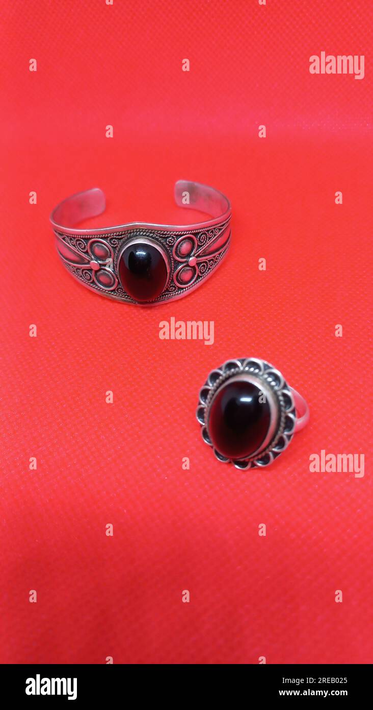 Amazigh fibula hi-res stock photography and images - Alamy