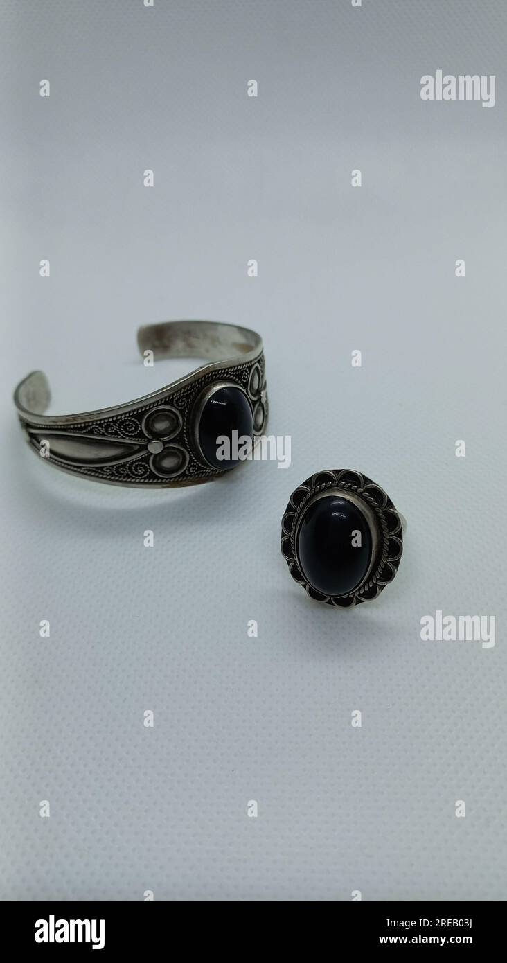Amazigh fibula hi-res stock photography and images - Alamy