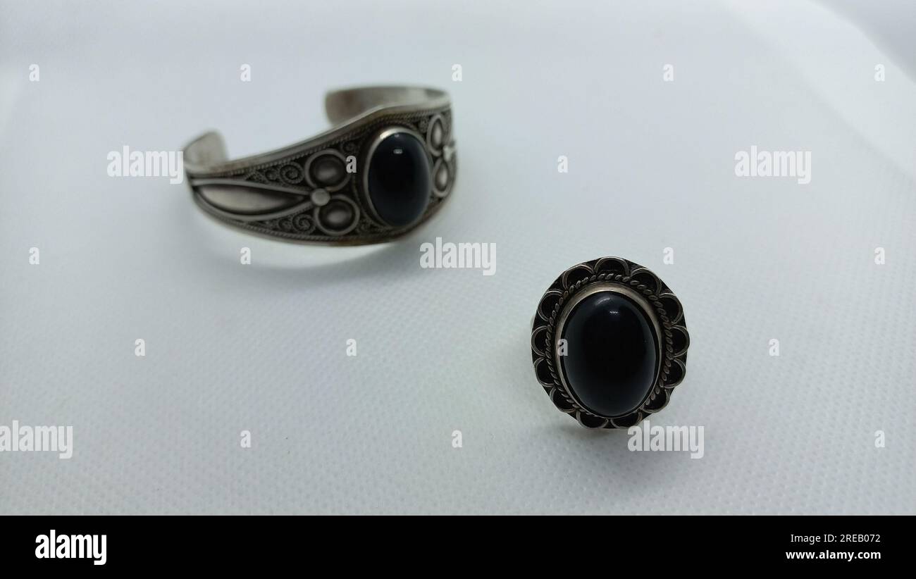 Amazigh fibula hi-res stock photography and images - Alamy