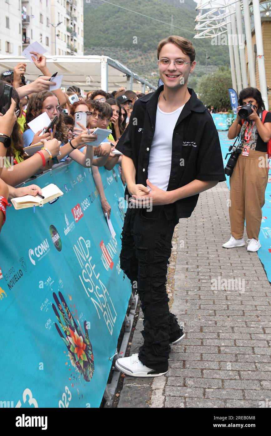 Diss gacha hi-res stock photography and images - Alamy