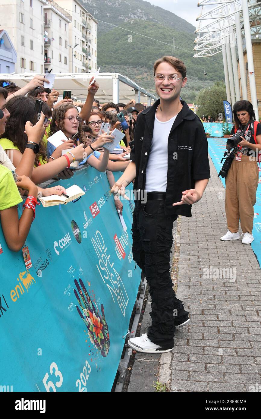 Diss gacha hi-res stock photography and images - Alamy