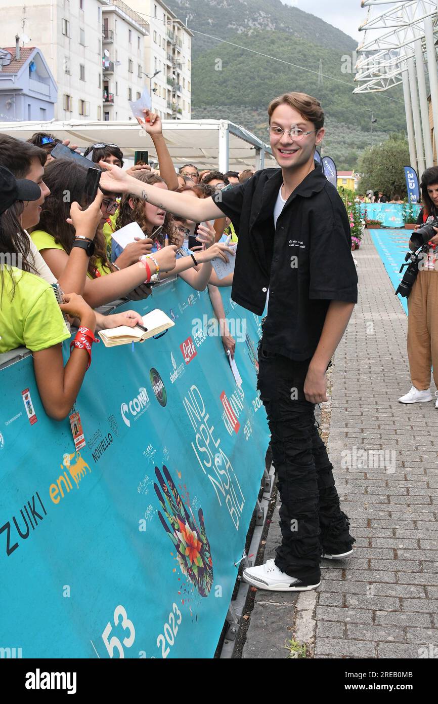 Diss gacha hi-res stock photography and images - Alamy