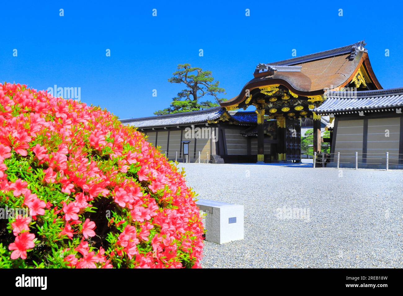 Karamon Gate of Nijo Castle Stock Photo - Alamy
