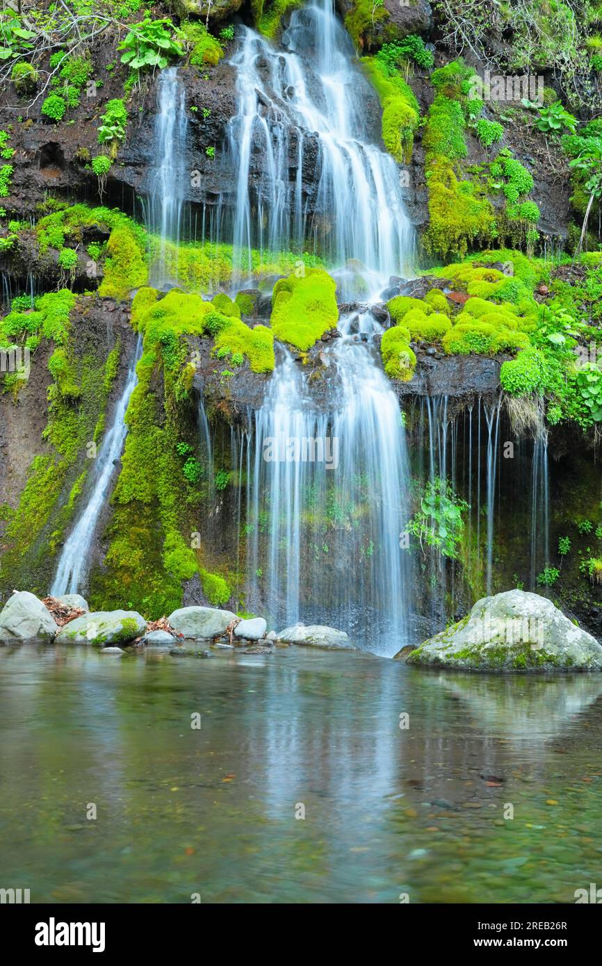 Doryuno waterfall hi-res stock photography and images - Alamy